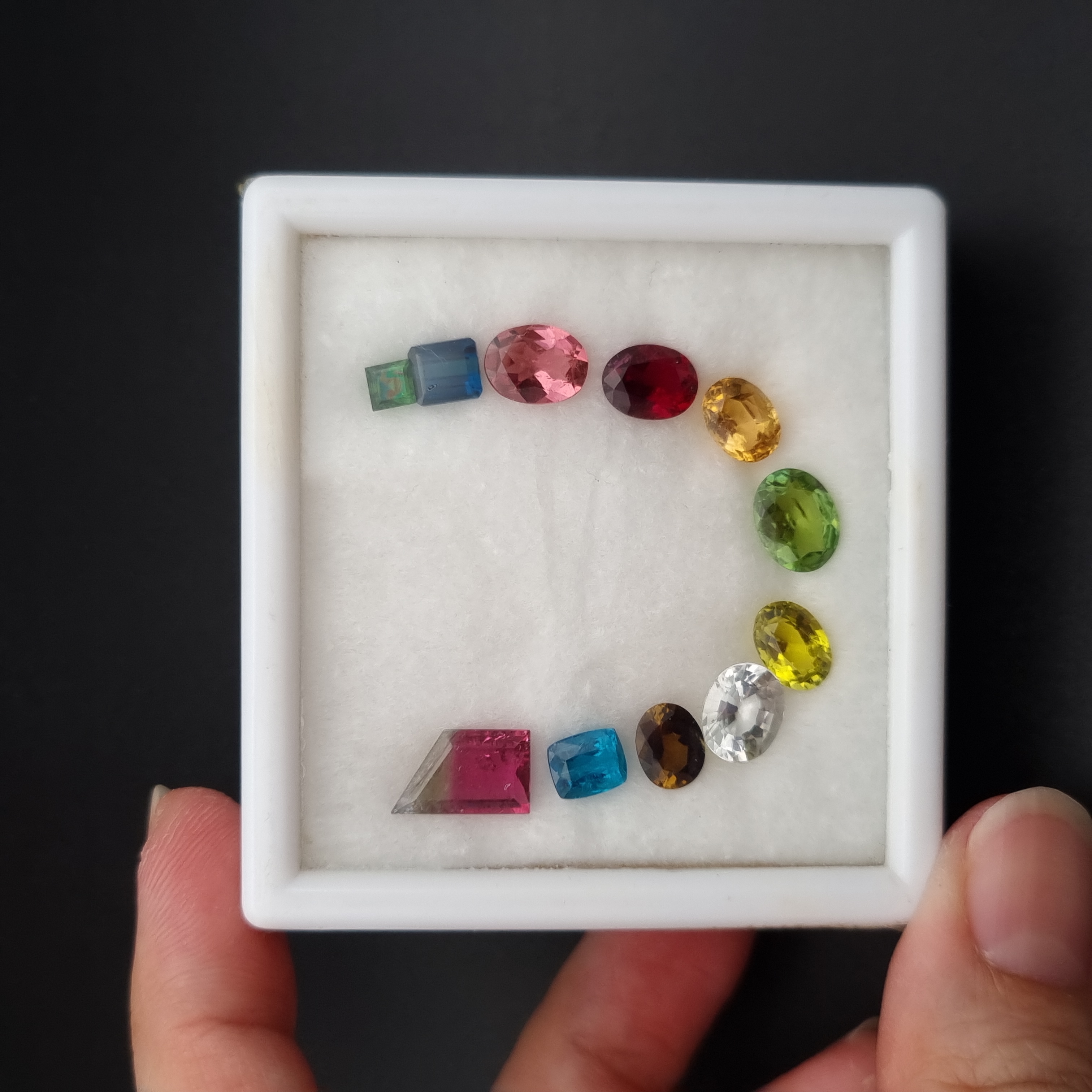 Top 10 colorless gems that are an alternative to Diamonds