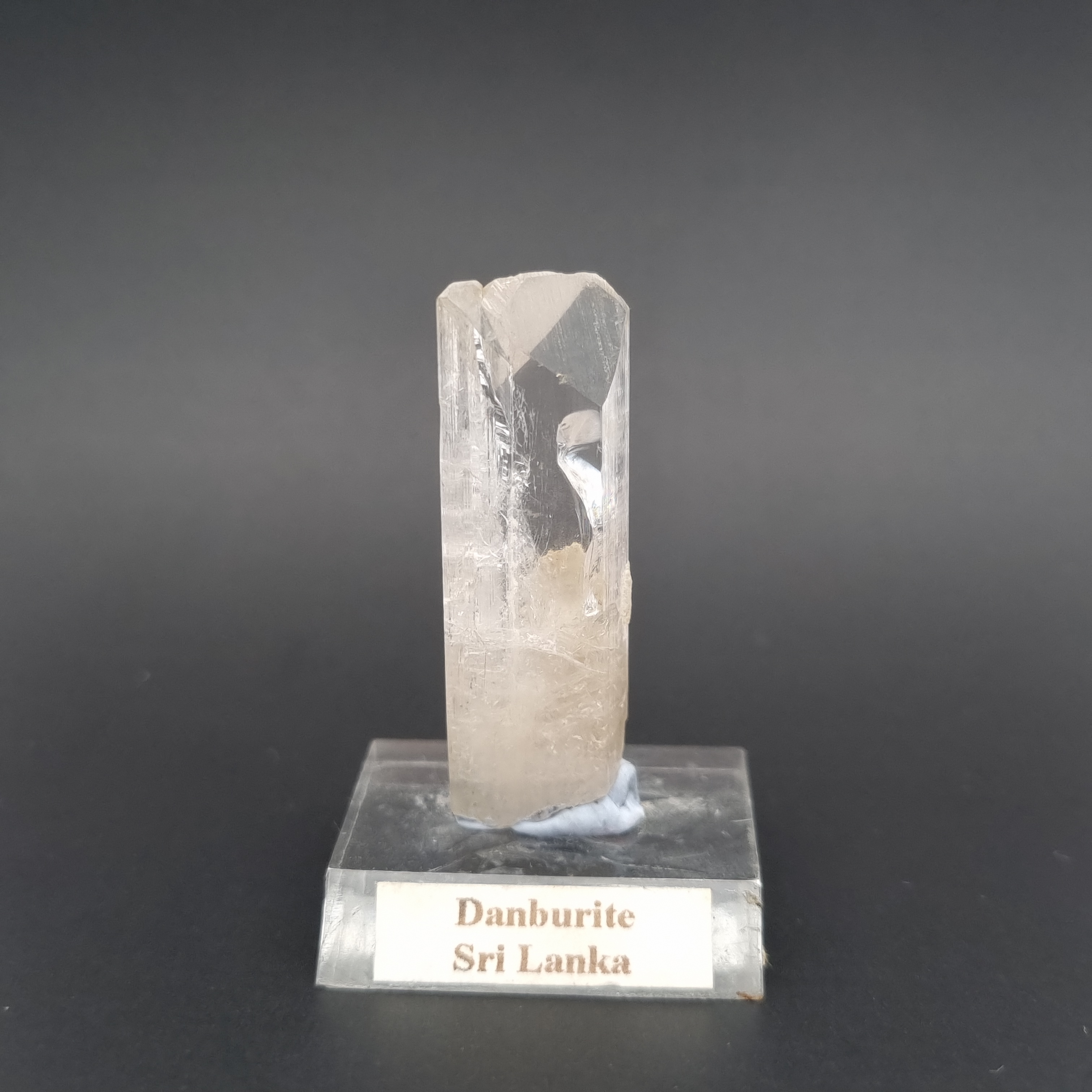 Top 10 colorless gems that are an alternative to Diamonds