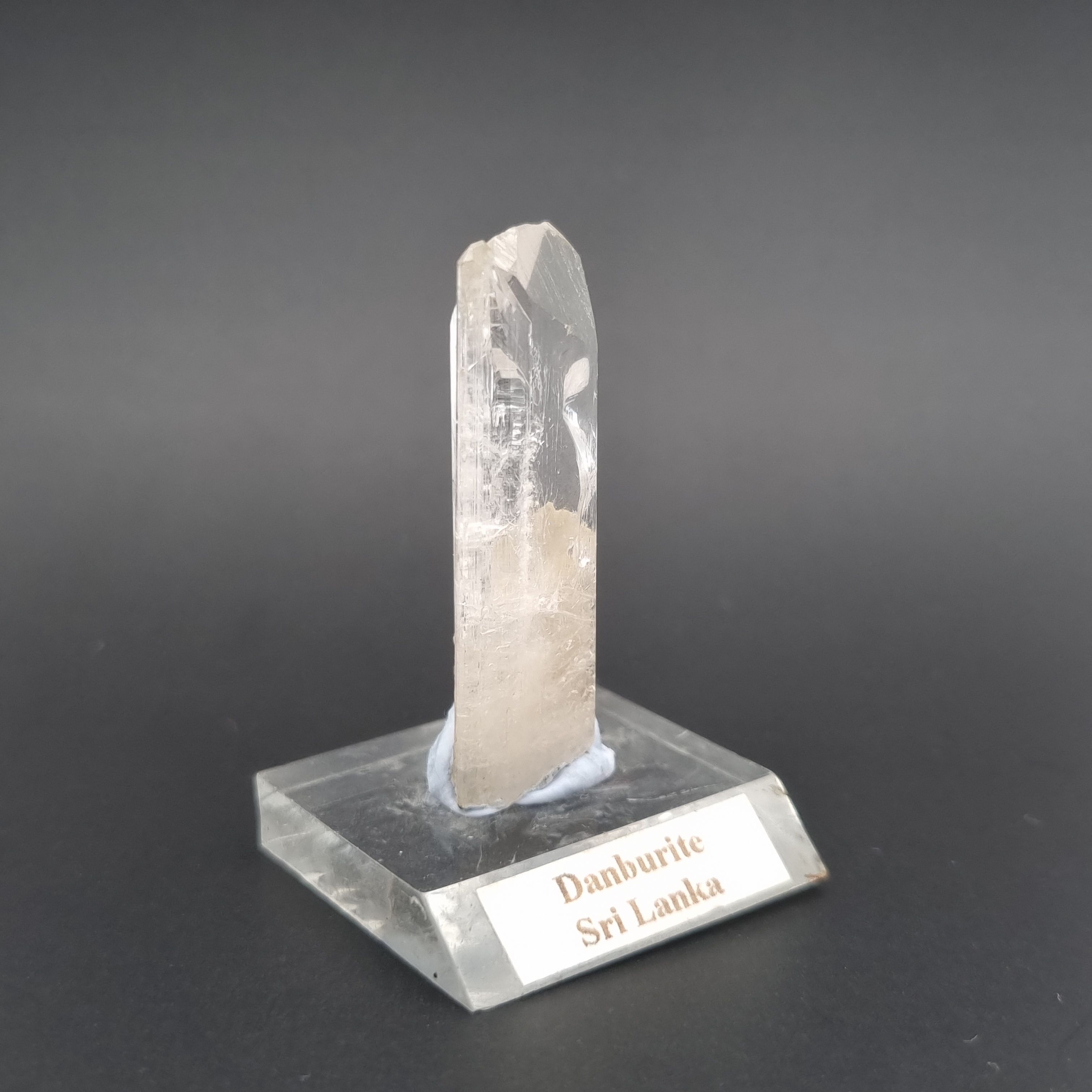 Top 10 colorless gems that are an alternative to Diamonds